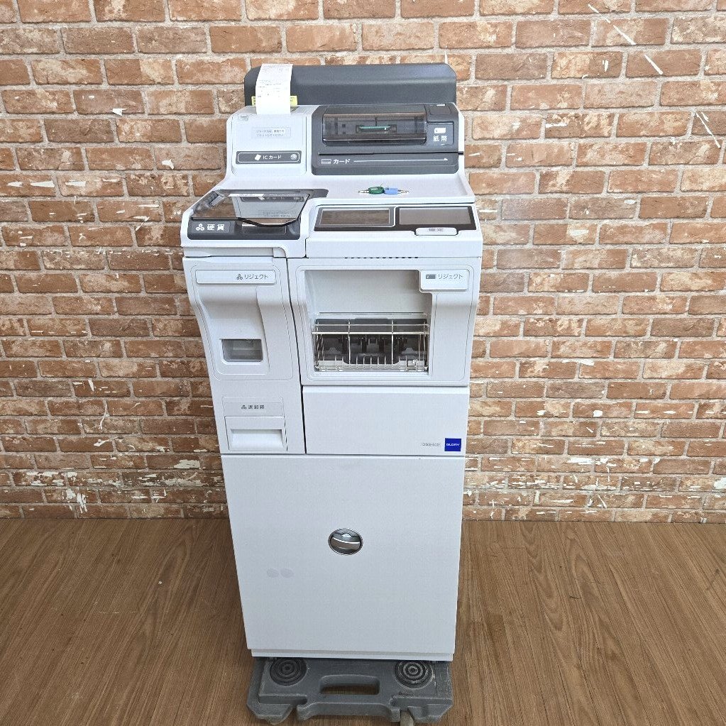 GLORY グローリー 紙幣硬貨入金機 DSS-500 2019年製 100V コンパクト 店舗売上金 精算業務を買い取りました♪ | リサイクルショップ福岡ユーザーズ